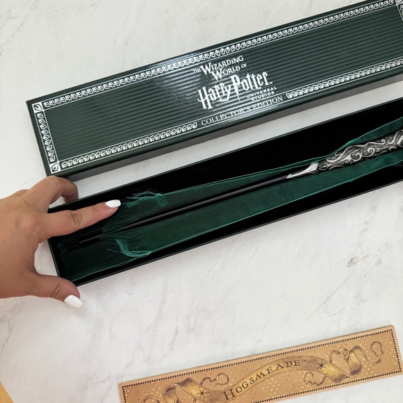 Warner Bros. | Toys | New Harry Potter Wizarding World Collectible Wand ...